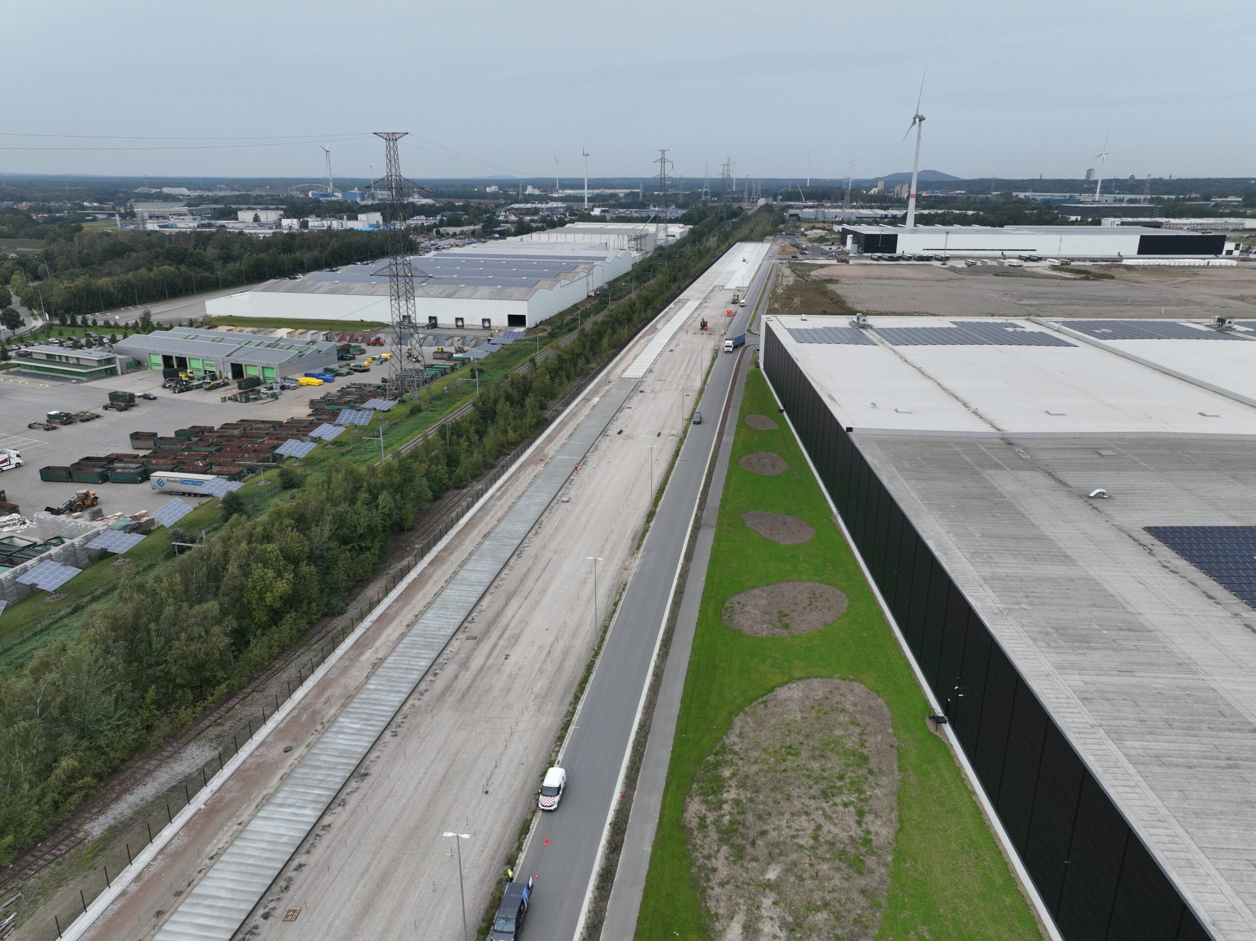 Aanleg trailerparking op Genk Green Logistics: samenwerking tussen ...